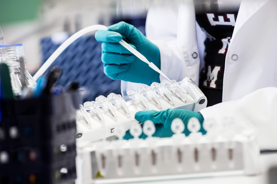 Professor Arto Urtti recognised with Takeru and Aya Higuchi Memorial ...