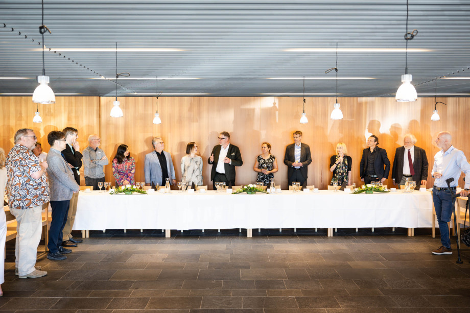 Tohtoripromootio alkoi Joensuun kampuksella – kunniatohtoreille ...