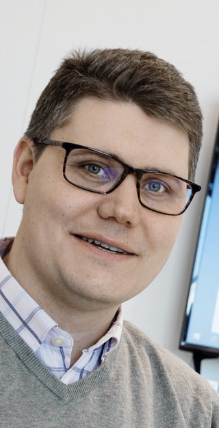 Dispelix makes smart glasses available to all | University of Eastern ...