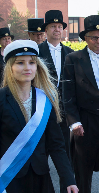 Kesäkuun tohtoripromootioon haetaan vielä opiskelija-airuita – ”Hieno ...